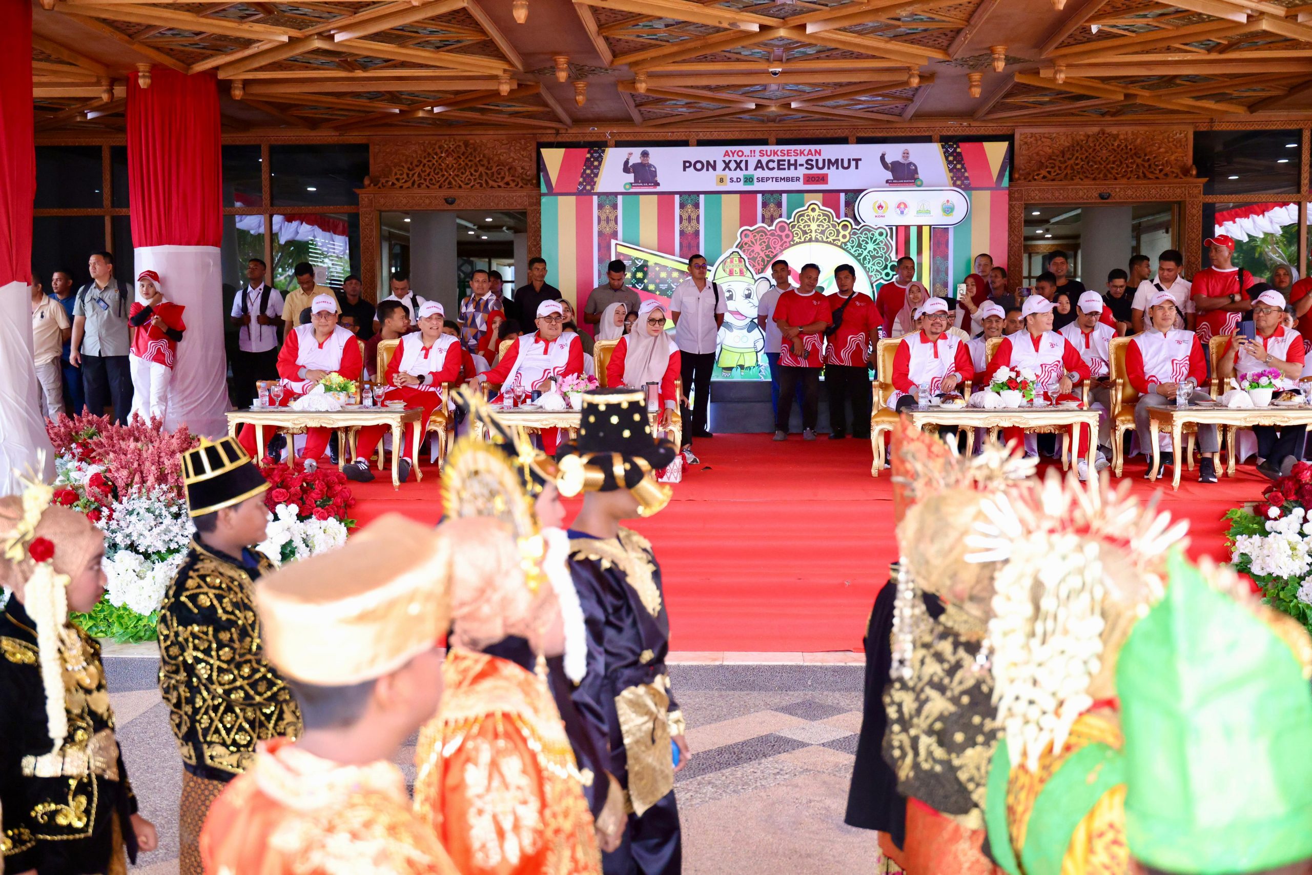 Pj Gubernur dan Forkopimda Ikut Saksikan Pawai Kemerdekaan Bersama ... Pj Gubernur dan Forkopimda Ikut Saksikan Pawai Kemerdekaan Bersama ...